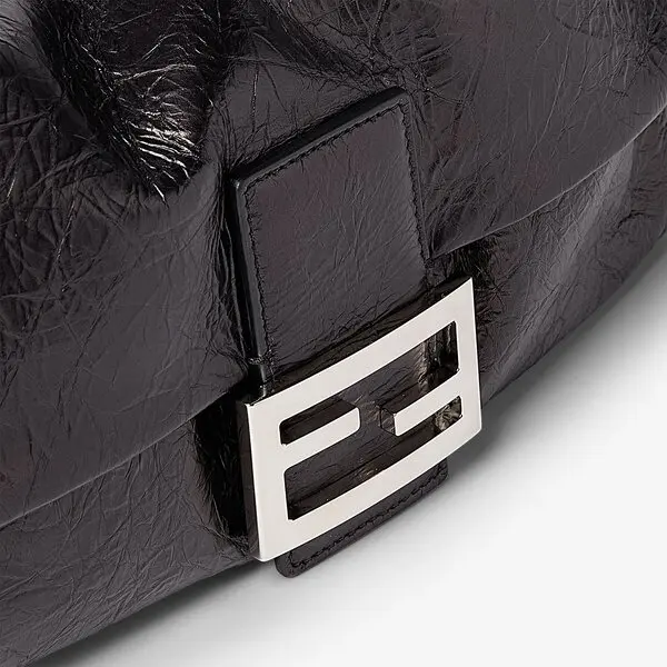 Fendi Baguette® Soft Medium Bag In Crackled Leather
